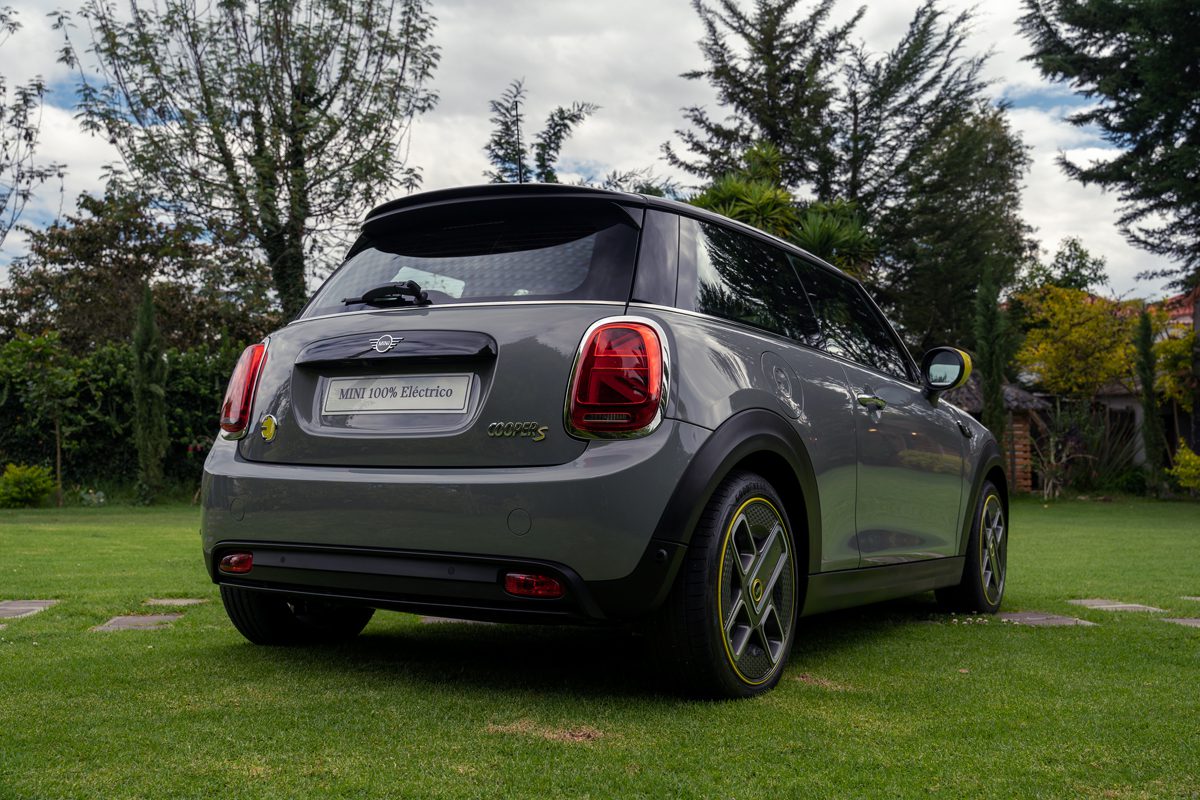 Ya disponible en Ecuador el 100% eléctrico MINI SE - Revista Acelerando ...