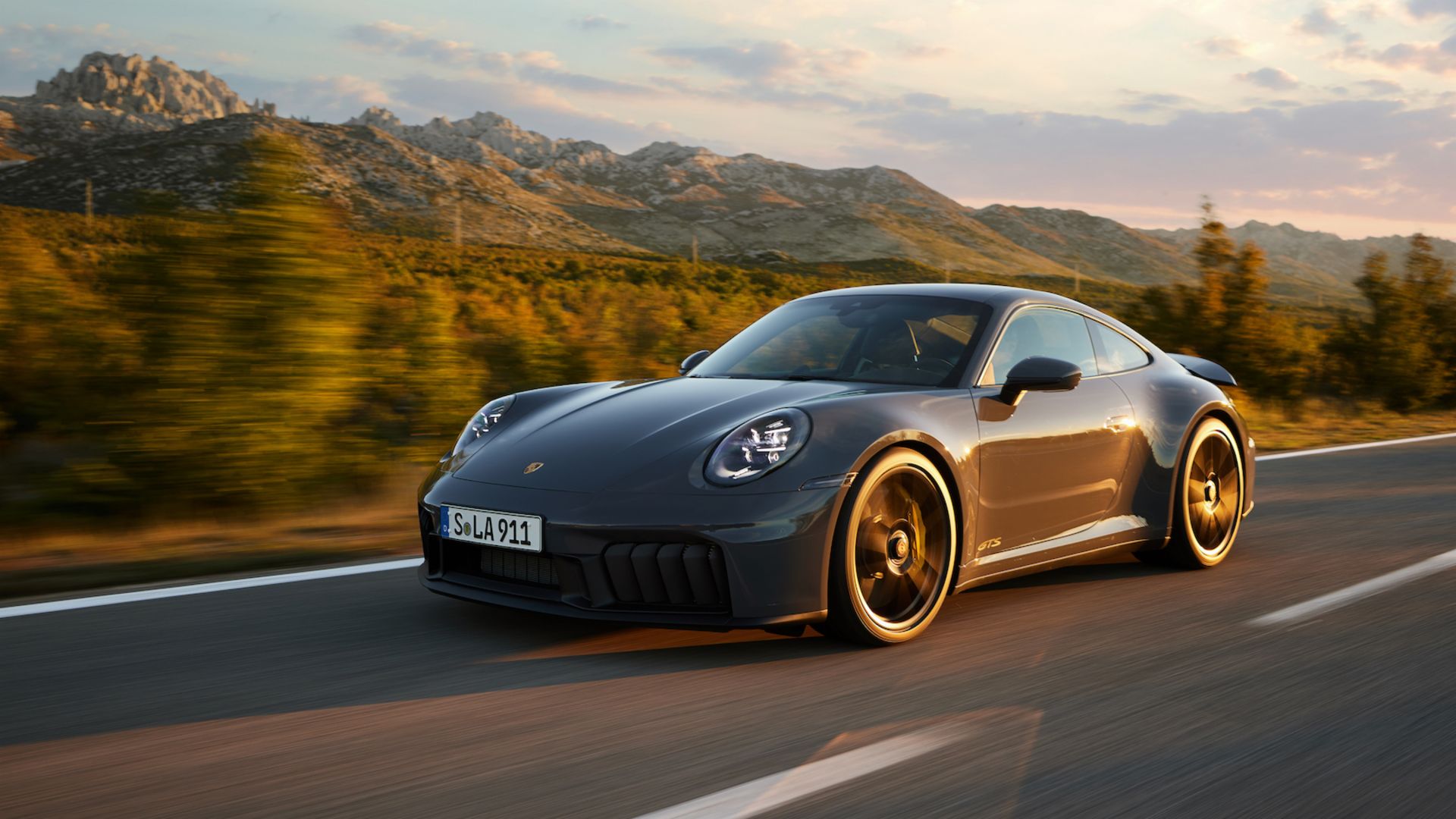 Por primera vez el Porsche 911 incorpora un sistema híbrido - Revista ...