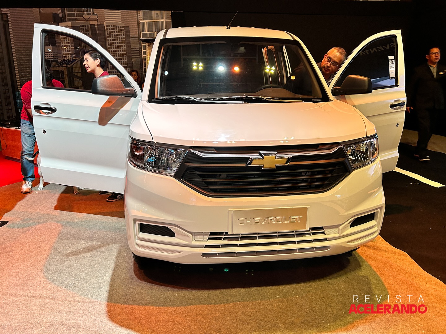 Chevrolet N400: una VAN para carga o pasajeros desde USD 18.990 ...