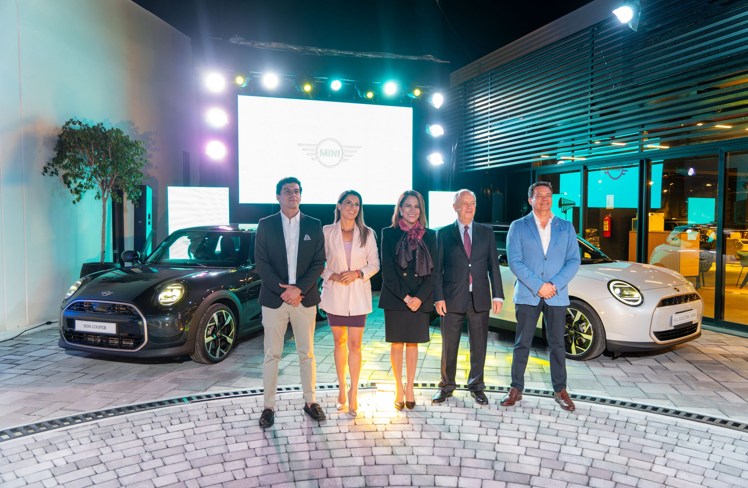 La nueva generación de MINI llegó al Ecuador con los MINI Cooper C y ...