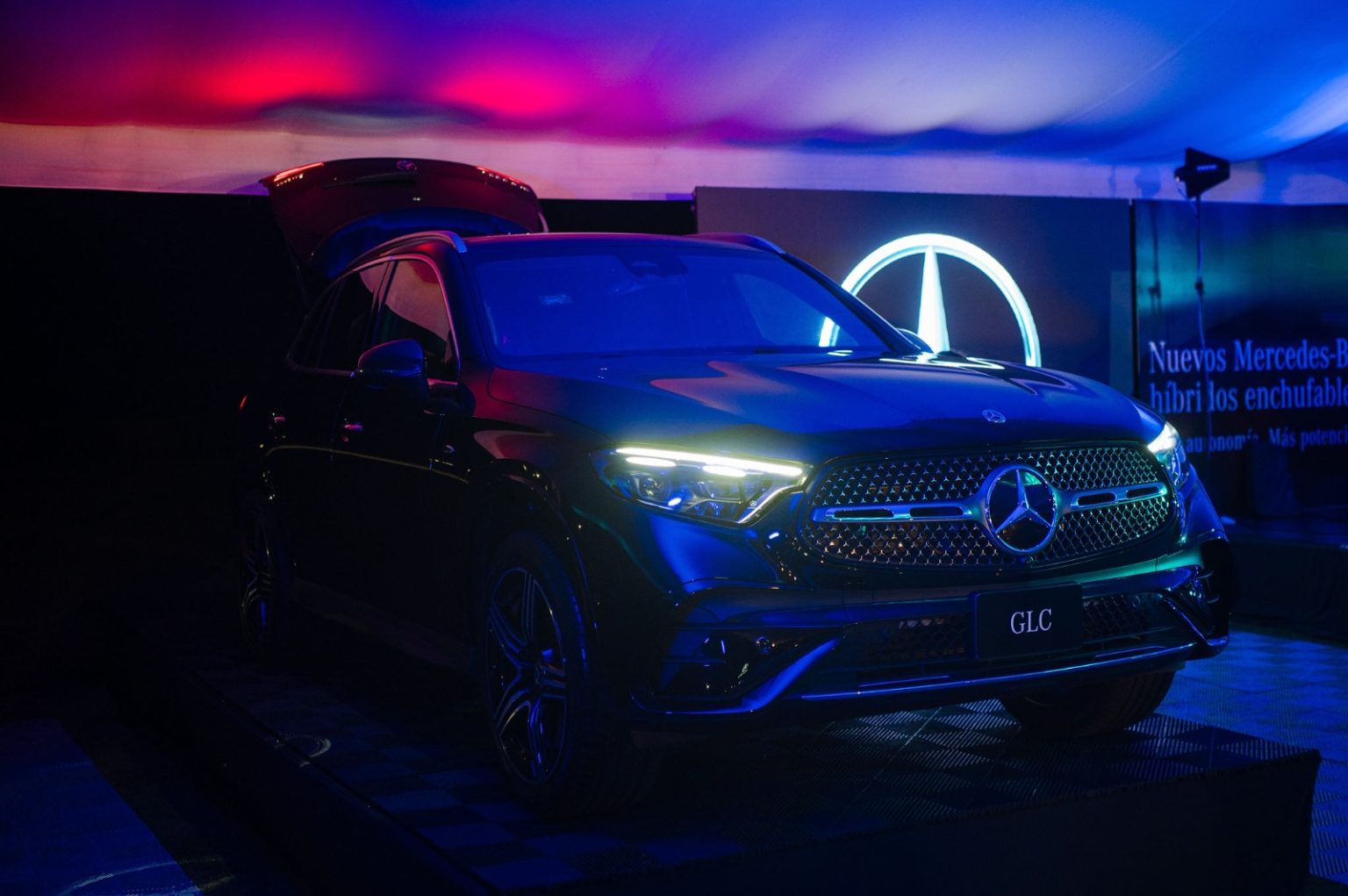 Mercedes-Benz presenta su nueva gama híbrida enchufable en Ecuador ...