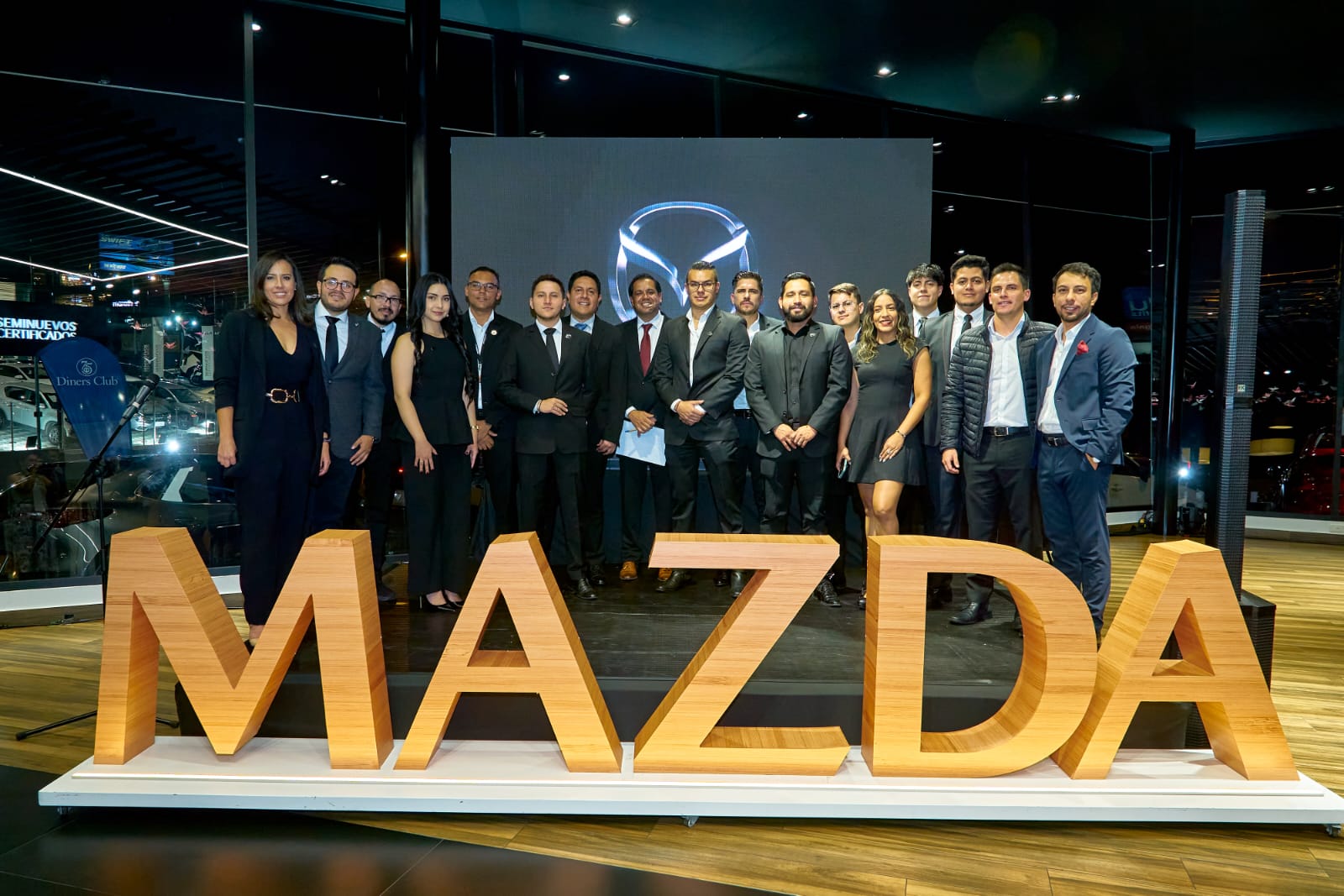 Mazda Signature Night: el alma de Japón se enciende en Ecuador ...